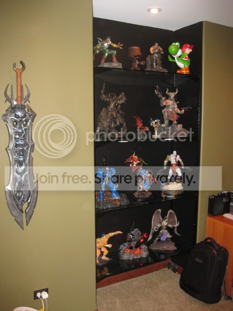 can glass shelves hold the heavy sideshow statues? - Page 3 - Statue Forum